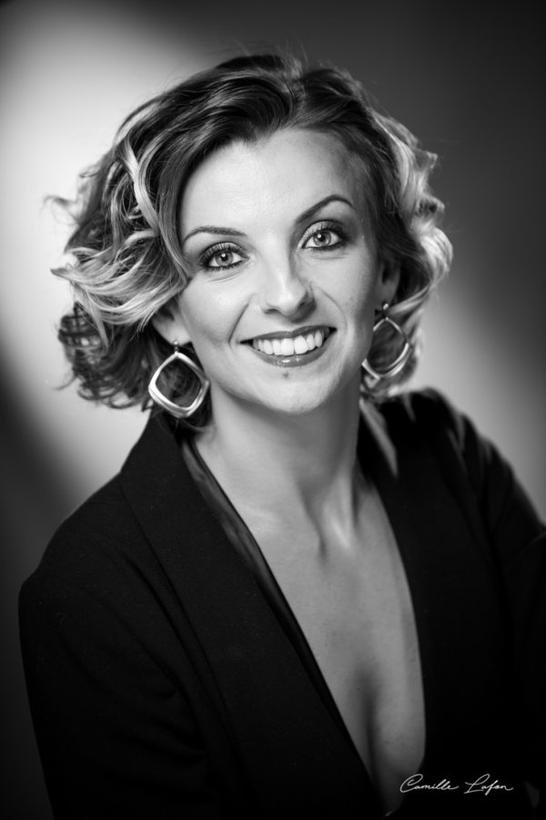 Séance photo inspirée Harcourt avec mise en beauté & coiffure pro à ...