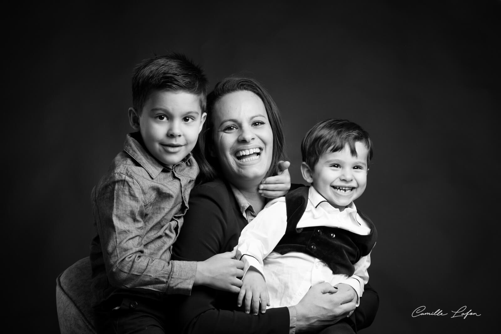 photographe-famille-studio-montpellier-cadeau-20 - Camille Lafon ...